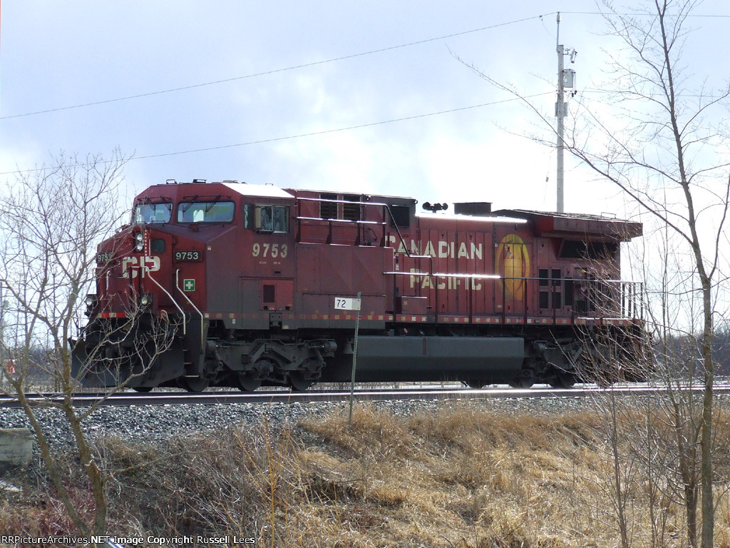 CP 9753 solo near Avonmore